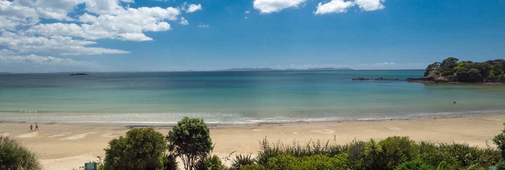 Luxury apartment accommodation | Beachfront on Coopers Beach in the Far ...